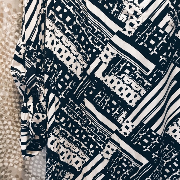 Sparkle & Fade | Dresses | Uo Sparkle Fade Black White Tunic Blouse ...